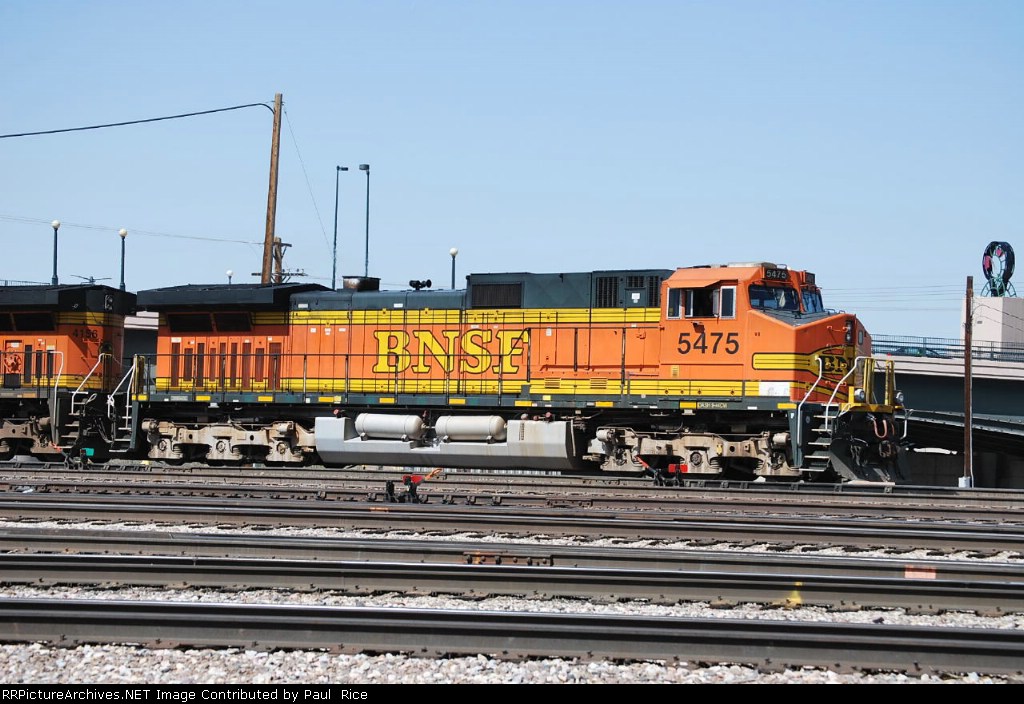 BNSF 5475